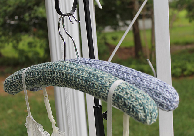Ravelry: Hanger Cover for Padded Hanger pattern by Debbie Trainor