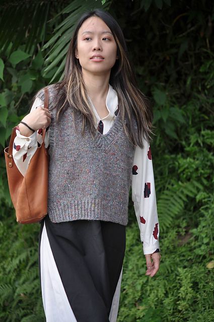 Ravelry: 故事背心 Story Vest pattern by Mandy C.