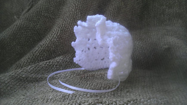 Ravelry: Micro Premie / Stillborn Baby Bonnet pattern by Faded Lace