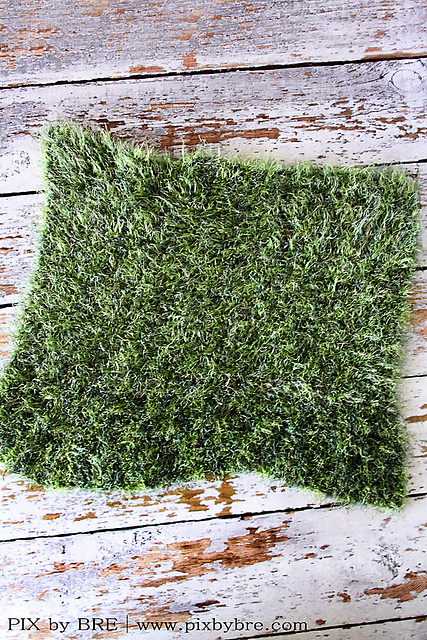 Ravelry: Faux Grass Photo Mat pattern by Fawn Smith