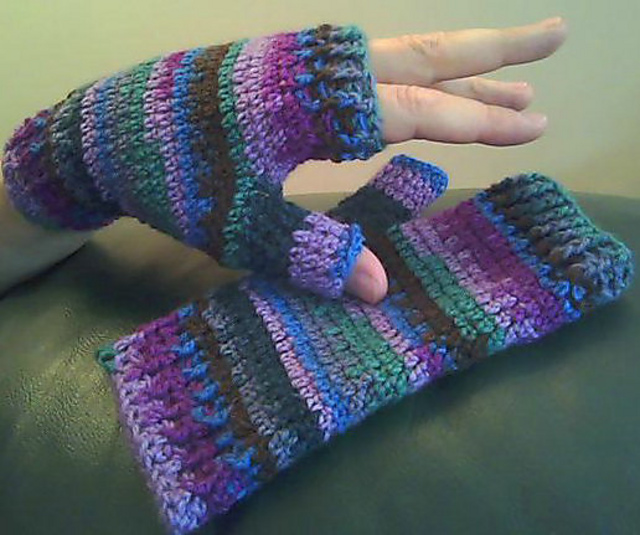 Ravelry: fairyhedgehogg's Cosy Mitts