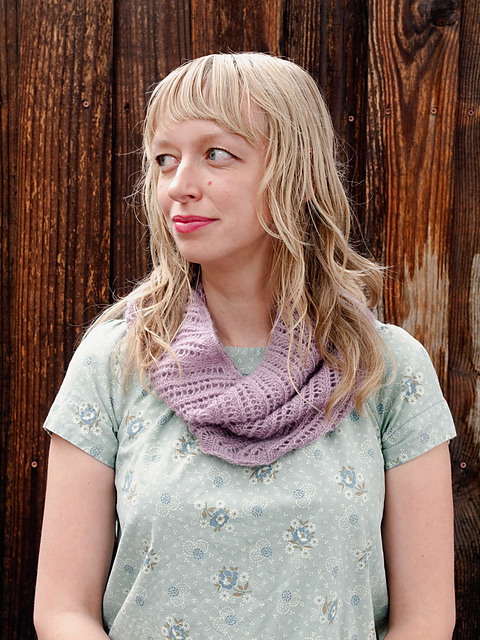 Ravelry: Port Isabel Cowl pattern by Fancy Tiger Crafts