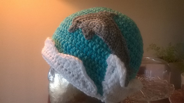 Ravelry: Leaping Dolphin Motif pattern by Alexandra Samways