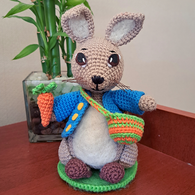 Ravelry: Amigurumi Peter Rabbit pattern by María Fernanda Rojas
