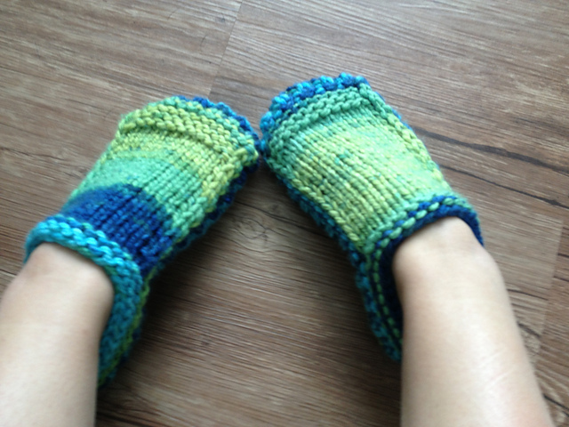 Ravelry: Chunky Flat Knit Slippers pattern by KnitUKnot - Lisa