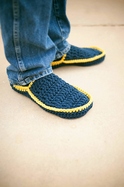 Ravelry: Comfy Cozy Mens House Slippers pattern by Sarah Lora
