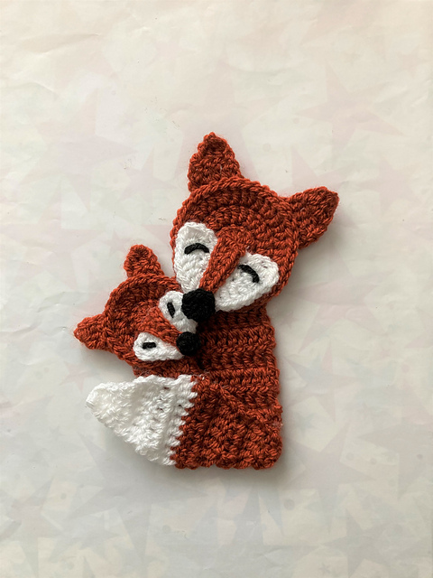 Ravelry: Mother & Baby Fox Applique pattern by Fiona Wilkinson