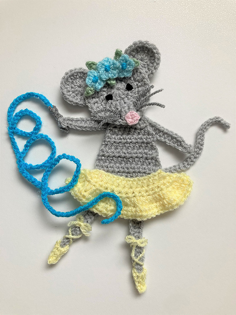 Ravelry: Dancing Mouse Applique pattern by Fiona Wilkinson