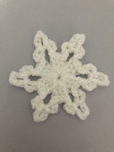 Ravelry: Snowflake Applique pattern by Fiona Wilkinson