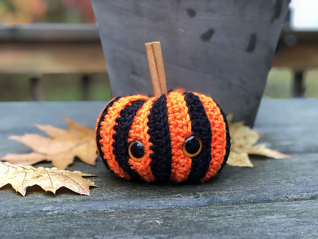 Ravelry: Boo Pumpkin pattern by Fiona Stevenson