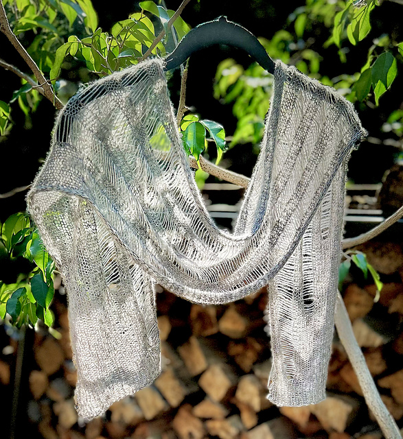 Ravelry: Molten Drops Scarf pattern by Arabella Perry