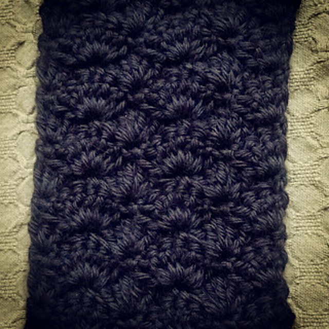 Ravelry: Kelsey's Shell Scarf pattern by i love, therefore i craft