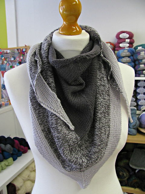 Ravelry: fionacupcake's Grey kerchief