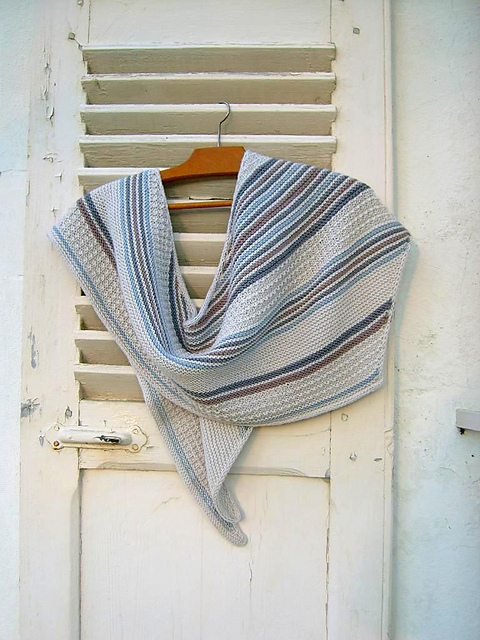 Ravelry: Double You (W) pattern by Mam'zelle Flo