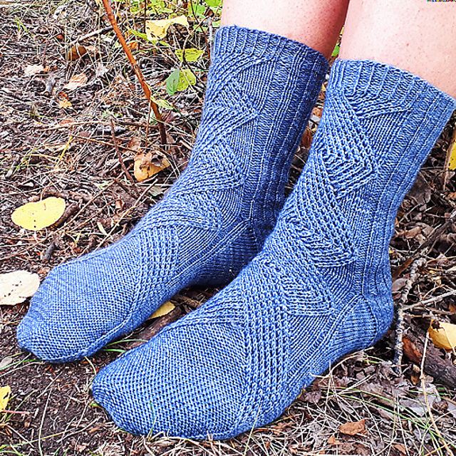 Ravelry: Crystallized Socks pattern by Flock Fibre Studio