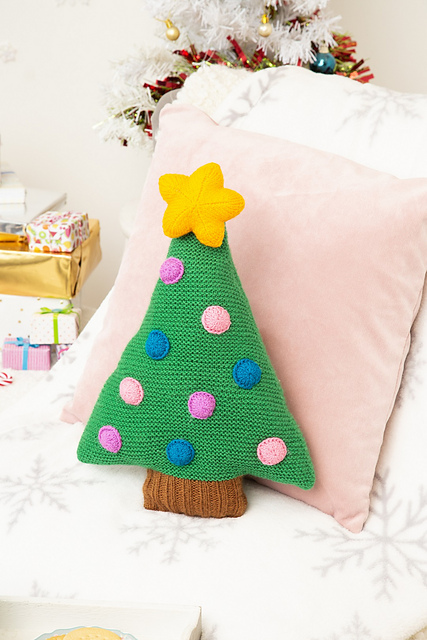 Ravelry: Christmas Tree Cushion pattern by Amanda Berry