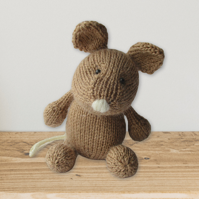 Ravelry: Putney Mouse pattern by Amanda Berry