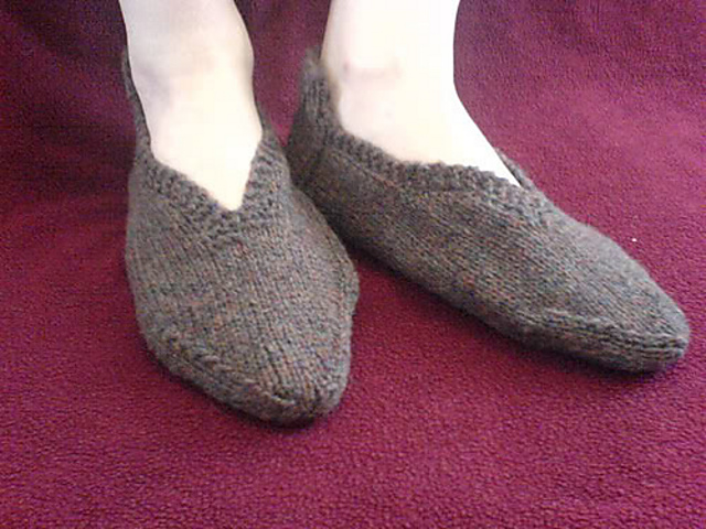 Ravelry: Ankle-less Socks pattern by Marion Dodds