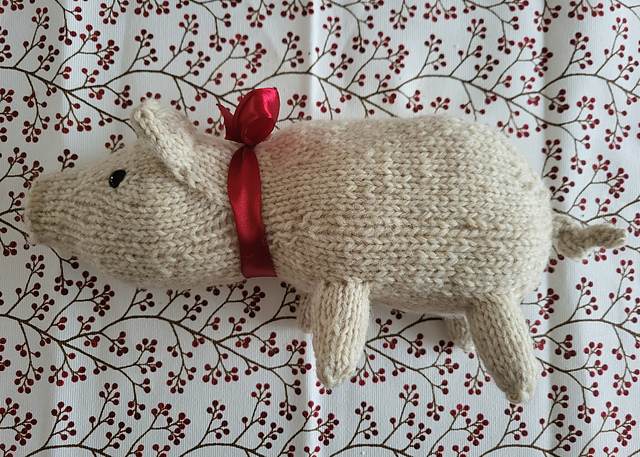 Ravelry: Pig knitted in the round pattern by Gina Hermansson