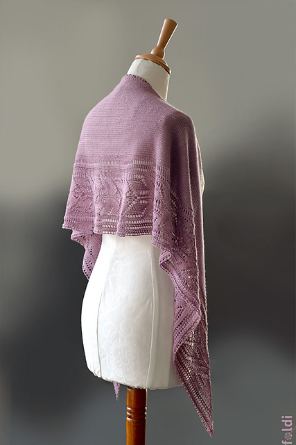 Ravelry: Lady Moth Shawl - hand-knitting version pattern by Foldi knit