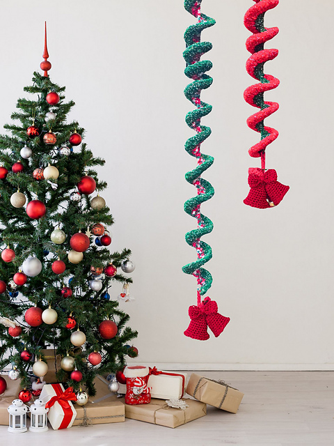 Ravelry: Christmas Wind Spinners With Bells pattern by Susanna Biaye