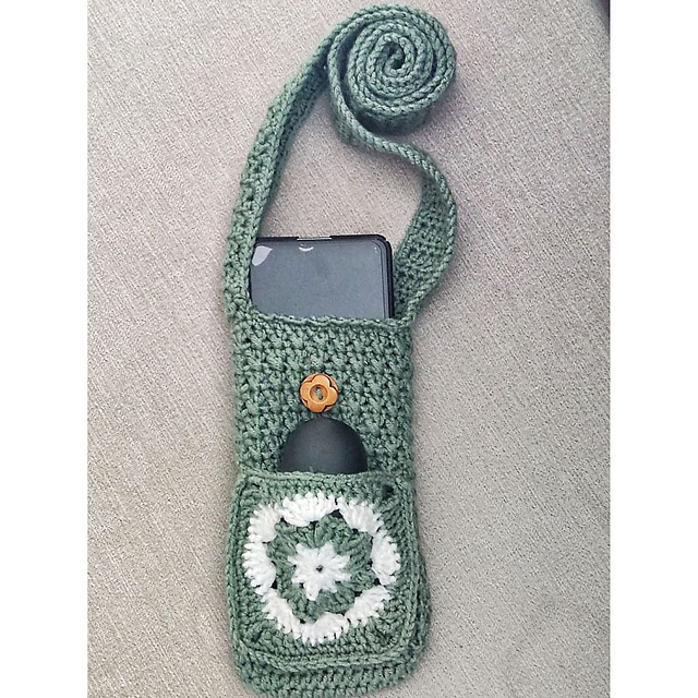Ravelry: Sling Phone Pouch pattern by Susanna Biaye