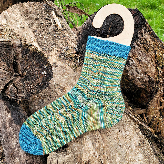 Ravelry: Kettricken Socks pattern by Laura Fox