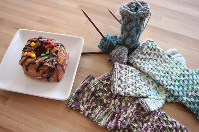 Ravelry: Slippin' Fine Fingerless Mitts pattern by Jeanne Giles