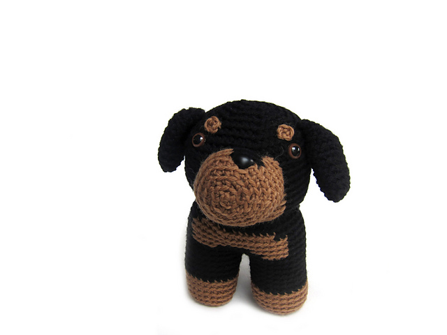 Ravelry: Rottweiler pattern by Stacey Trock