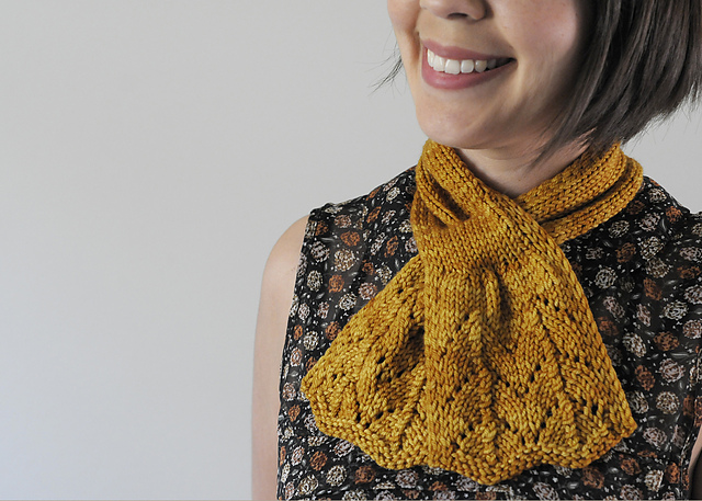 Ravelry: The Elessar Ascot pattern by Janel Rohrig