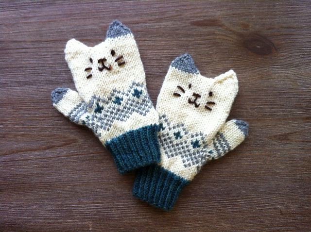 Ravelry: fun9's Frisky Kitty Mittens
