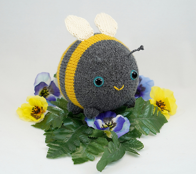 Ravelry: Betty Bumblebee pattern by Barbara Prime
