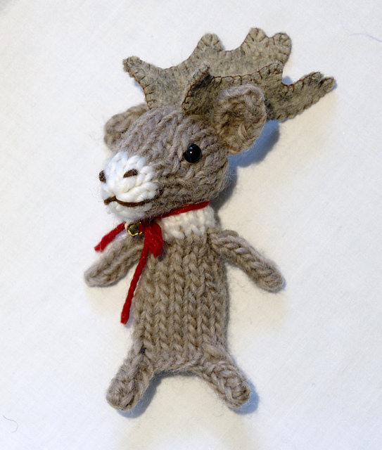 Ravelry: Reindeer Finger-Puppet pattern by Barbara Prime