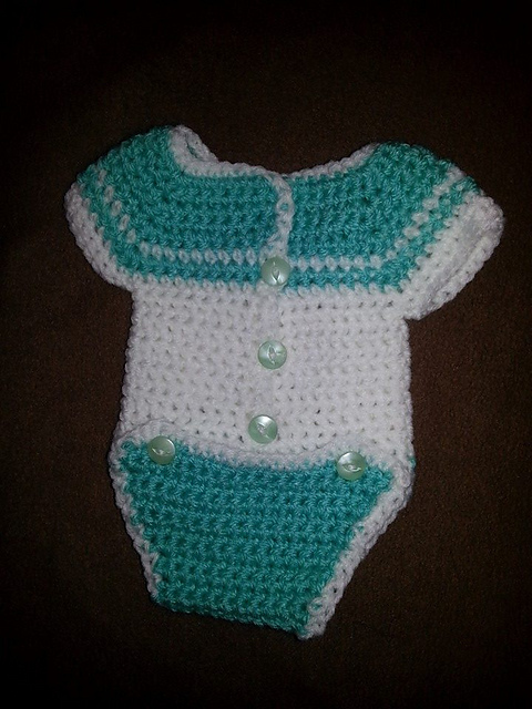 Ravelry: Preemie outfit pattern by Sandra Nilsson