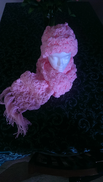 Ravelry: Field of Flowers Hat and Scarf Set pattern by Donna Veatch