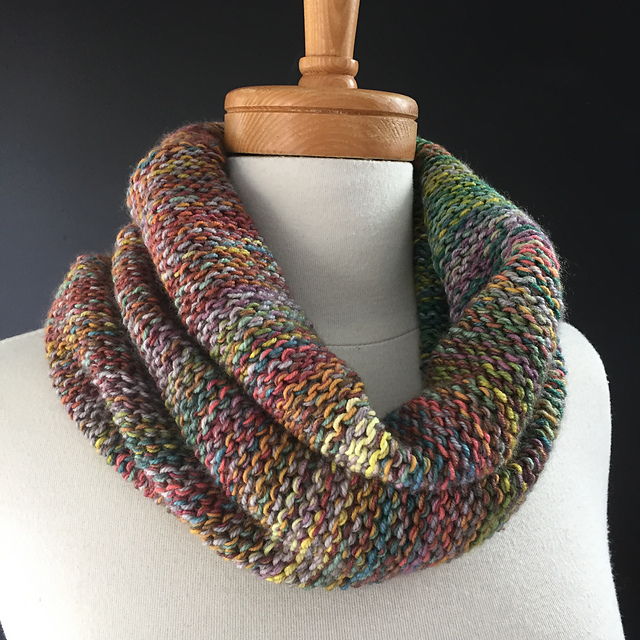Ravelry: Olio Cowl pattern by Catherine Gamroth