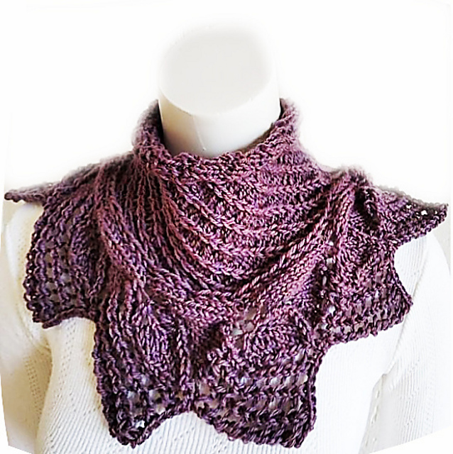 Ravelry: Diagonal Cowl pattern by Jen Giezen