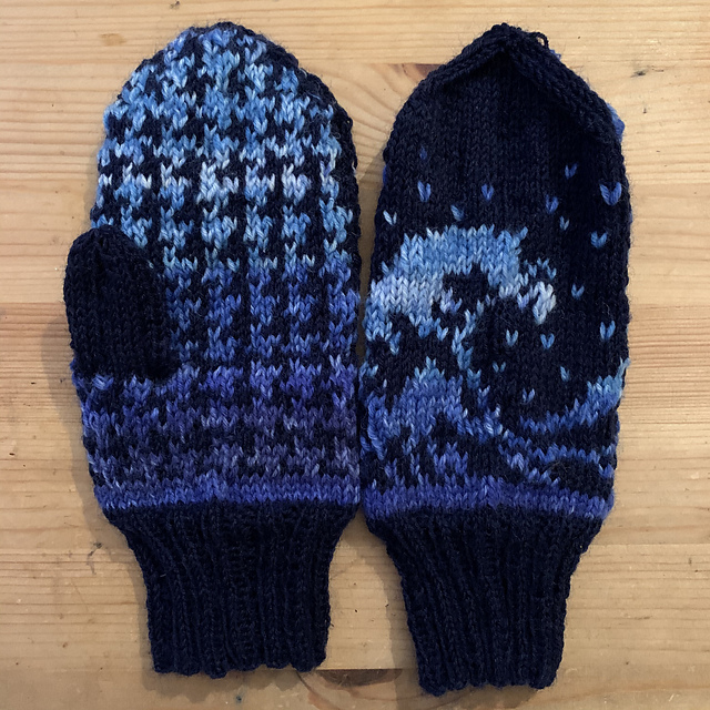 Ravelry: Wave Mittens pattern by Elliott Singer