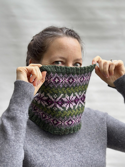 Ravelry: Parrant Cowl pattern by Virginia Sattler-Reimer