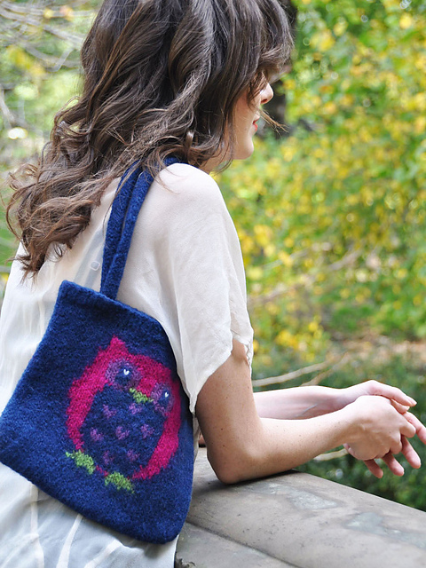 Ravelry: Owl Always Love You Felted Purse pattern by Lauren Riker