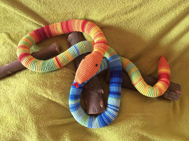 Ravelry: Temperature Snake pattern by Gisela De Bruyn