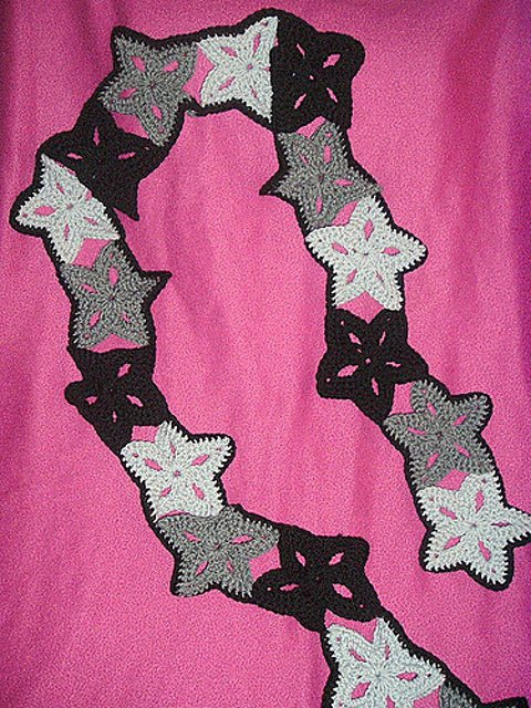 Ravelry: Glittergirl's Star Scarf pattern by Melinda StCyr