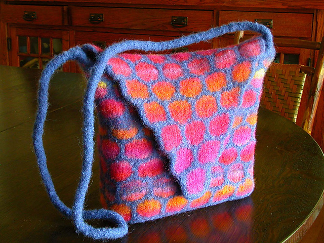 Ravelry: Trellis Tote and Flap Bag pattern by Diane Sutliff