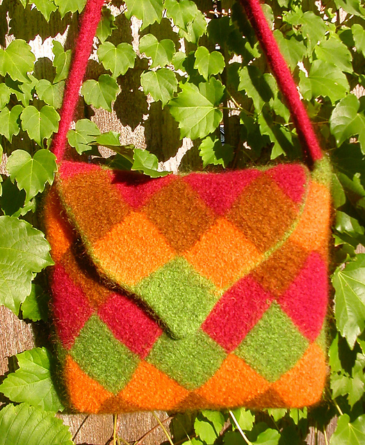 Ravelry: Entrelac Ensemble Felted Bags pattern by Diane Sutliff