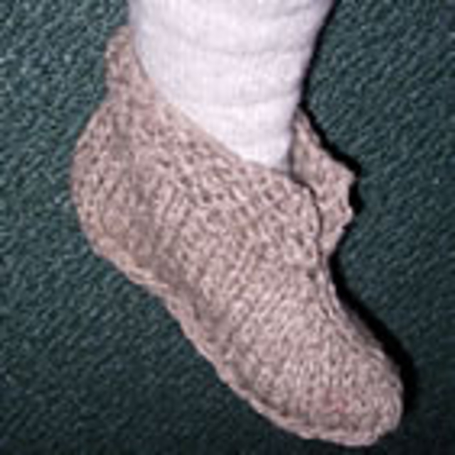Ravelry: Slipper Boots pattern by Lucia Liljegren