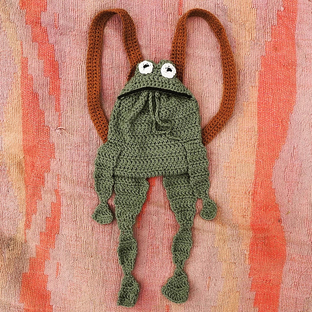 Ravelry: Simple Frog Drawstring Bag pattern by Grace Moth