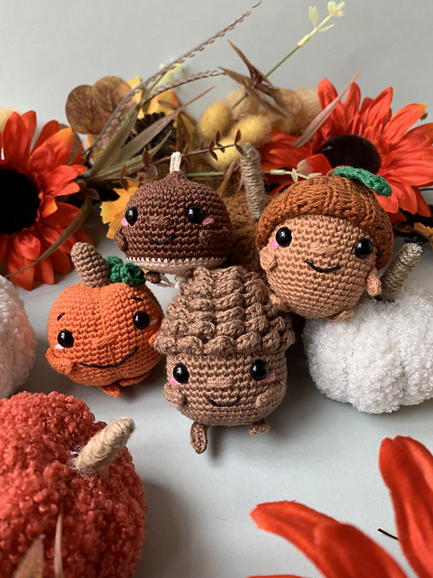 Ravelry: The Fall Guys Minis pattern by Grace Robson