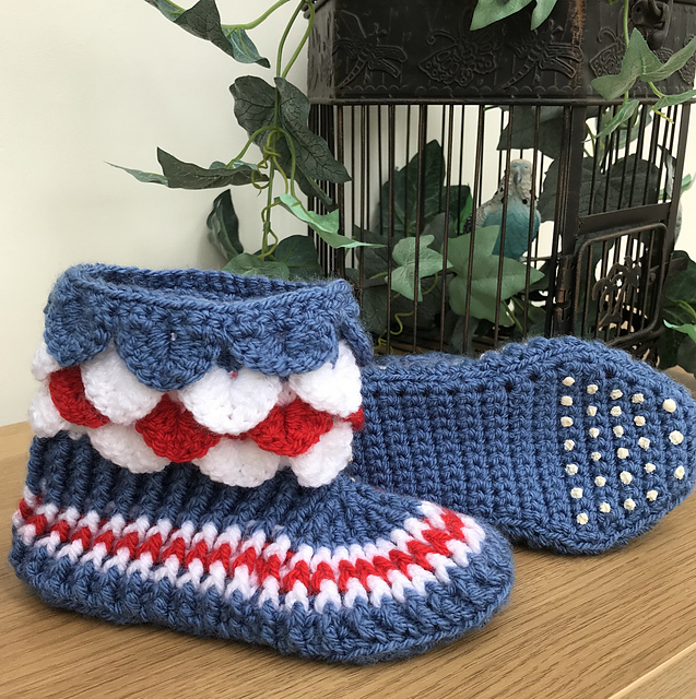 Ravelry: grandmasuzibobs' Crocodile Slippers