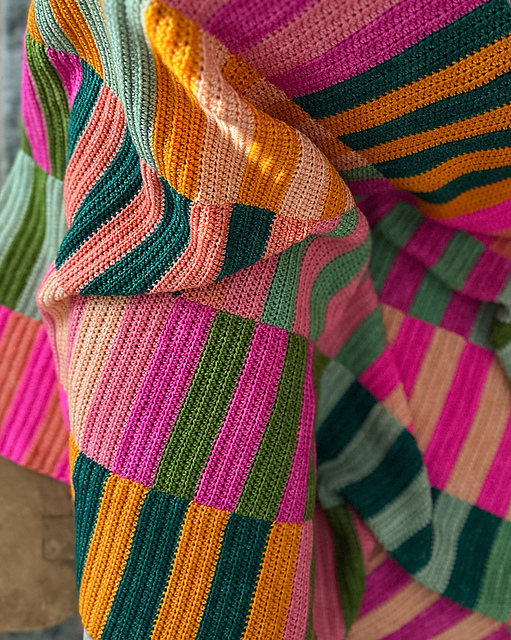 Ravelry: Pool Party Blanket pattern by Greenletterday