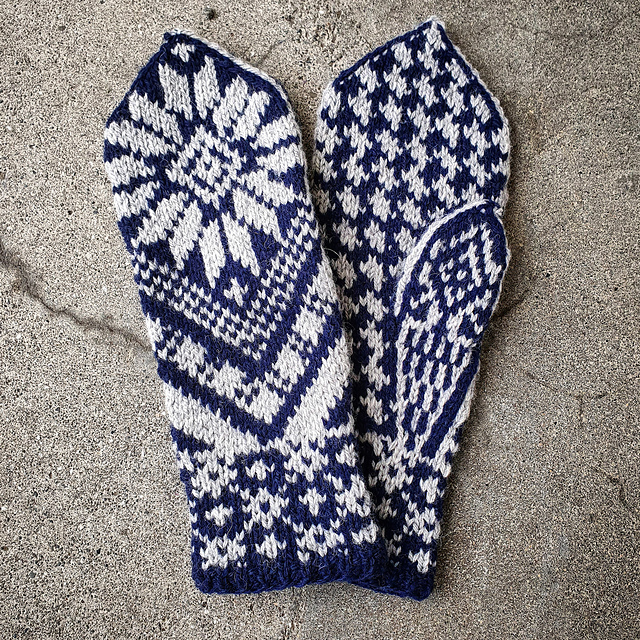 Ravelry: Draumavettlingar pattern by Gudlaug M. Juliusdottir
